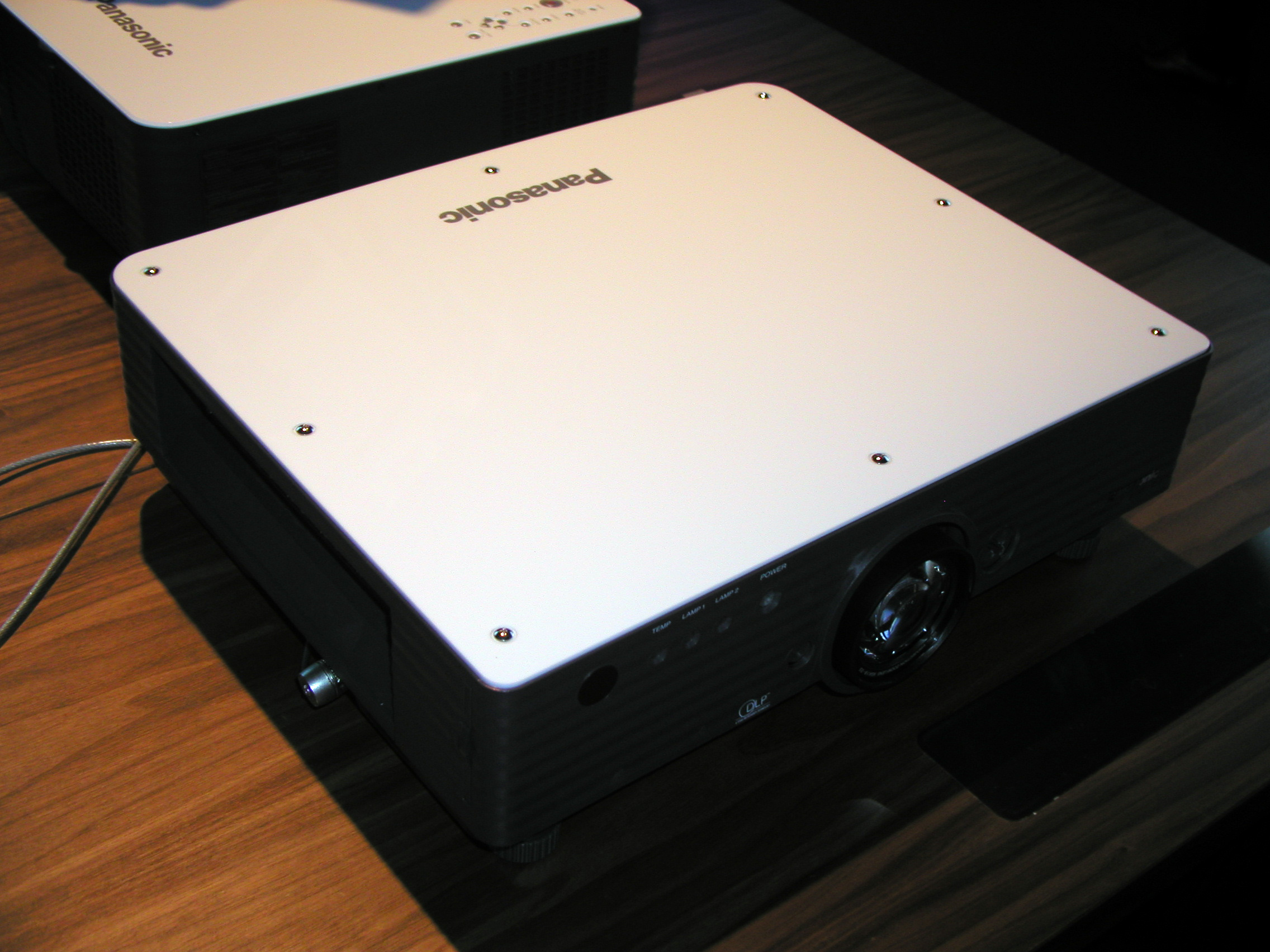 Panasonic Projektoren: Panasonic PT D5500E/U/L Beamer