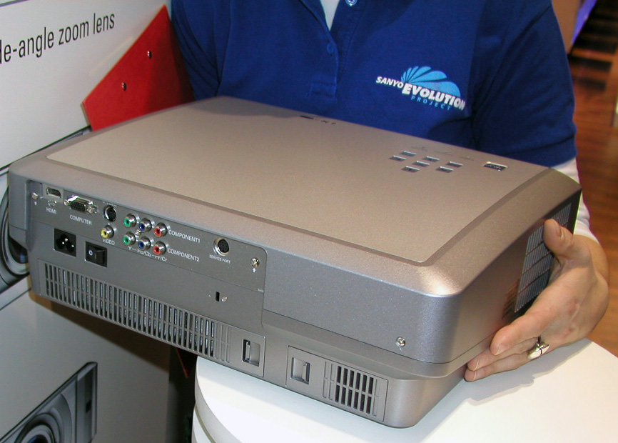 Sanyo Projektoren: Sanyo PLV Z4 Beamer